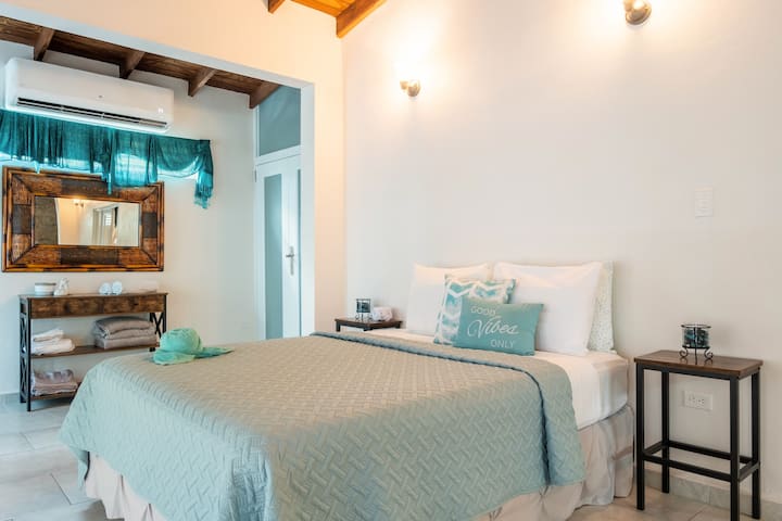 The Spa Lodging - Couples Getaway - 別克斯島