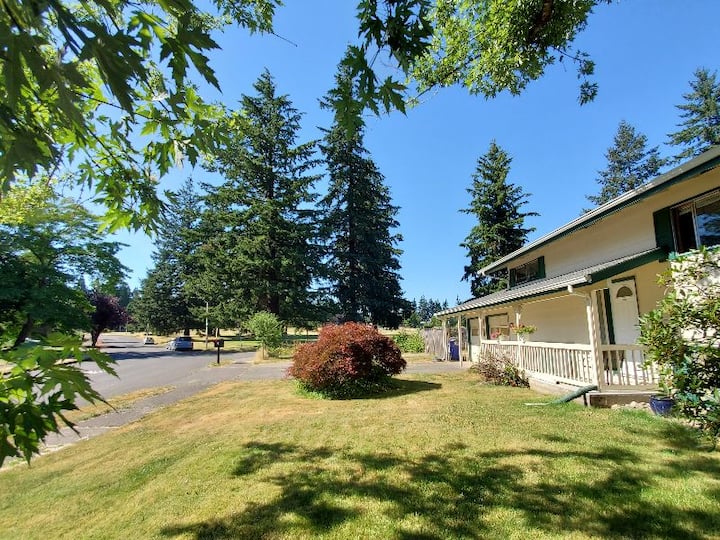 Newly Renovated Beautiful Place For Happy Hearts! - Gresham, OR