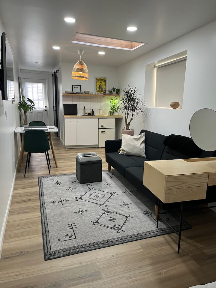 The Glassellsuite: Cozy & Centrally Located - Echo Park - Los Angeles