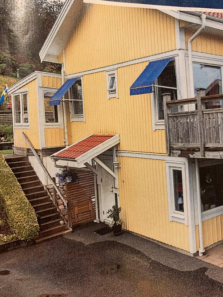 Trevligt Radhus Med Gångavstånd Till Golfbana - Kungsbacka