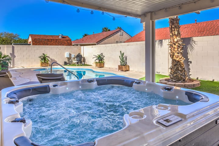 Cozy 4 Bd, 2 Ba House With Pool & Hot Tub - North Las Vegas, NV