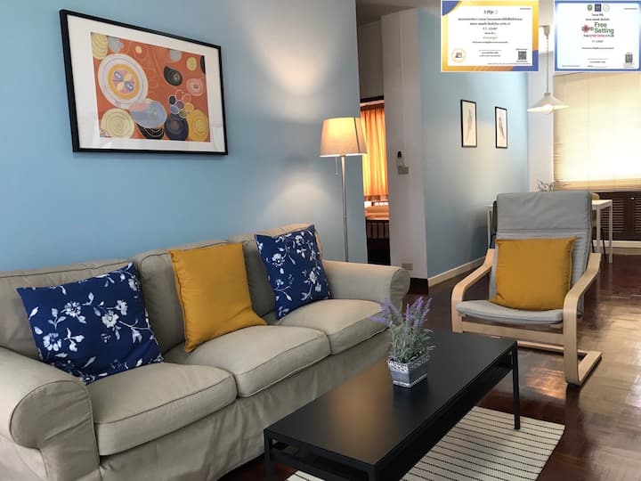 2 Bedrooms Serviced Apartment In Center Bangkok - Dusit District