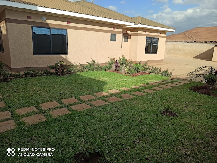 Cheerful 4 Bed Roomed House. - Lilongwe