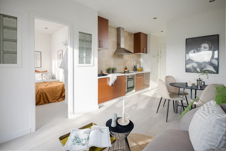 Flott Leilighet I Bogstadveien Med Solrik Balkong - Oslo