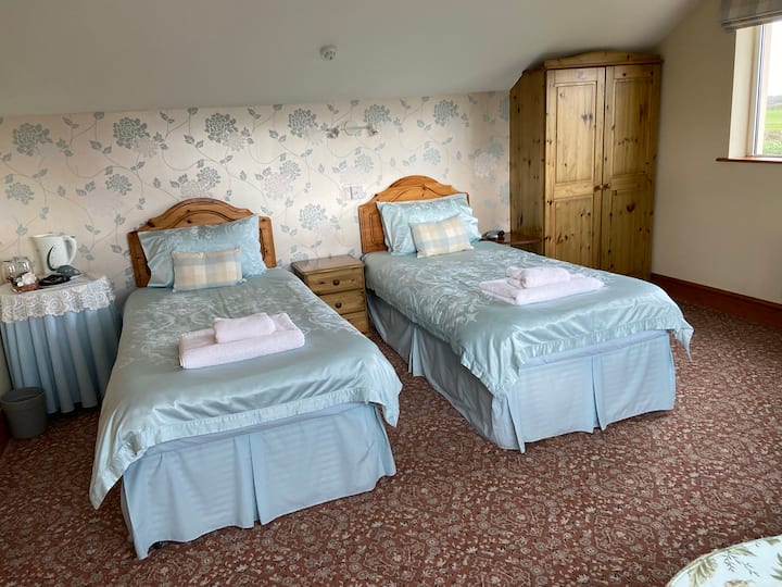 Welcoming Family Run Bed & Breakfast - Tewkesbury