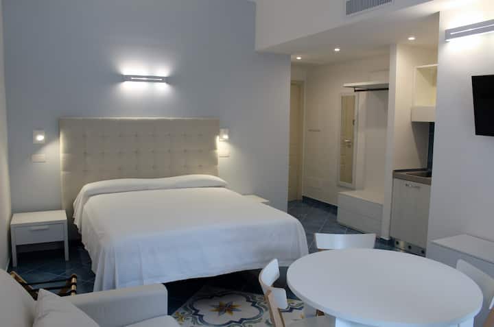 Divina Holiday Apartment - Monolocale Castello - Maiori