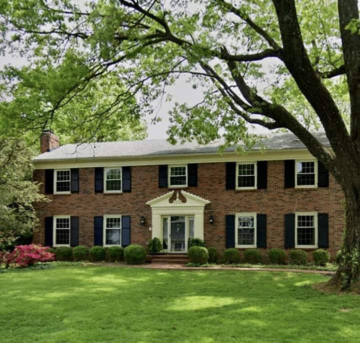 Dream Location For Derby-4 Miles From Churchill! - Louisville