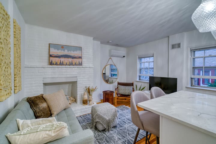 Bright 1 Br Escape In Washington Square West - Philadelphia, PA