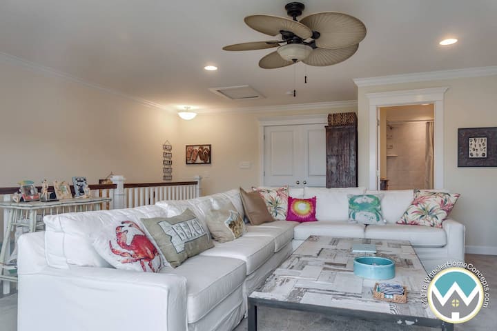 Luxe Space & Summer Fun Close To Beaches In Town Rehoboth! Pool Right Out Back ! - Rehoboth Beach, DE