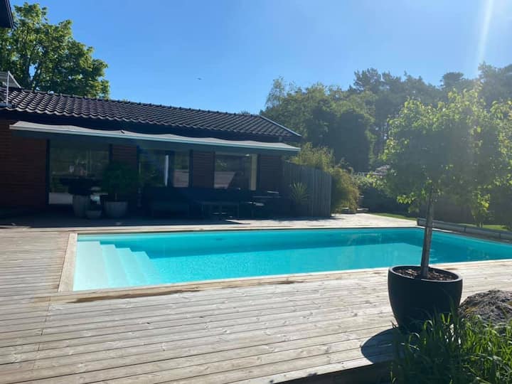 Havsnära Poolvilla Med Närhet Till Golfbana - Löddeköpinge