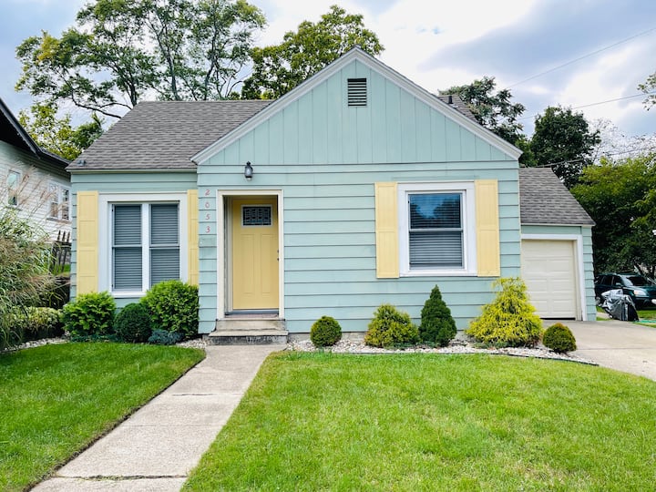 2 Bedroom Home With Large Fenced Yard - Grand Rapids, MI