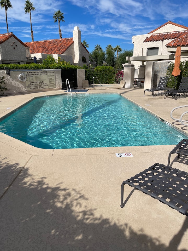 Fabulous Desert Location A Few Steps To El Paseo - Palm Desert, CA