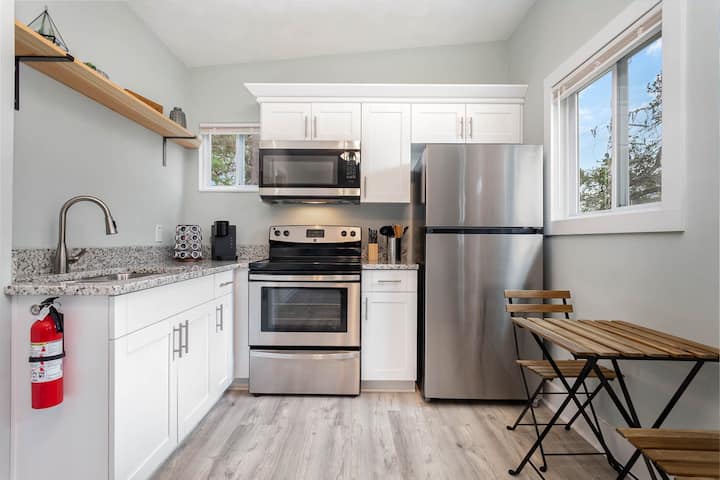 ☼ Beach Bungalow- 5 Min Walk To Beach | Parking ☼ - Hampton, VA