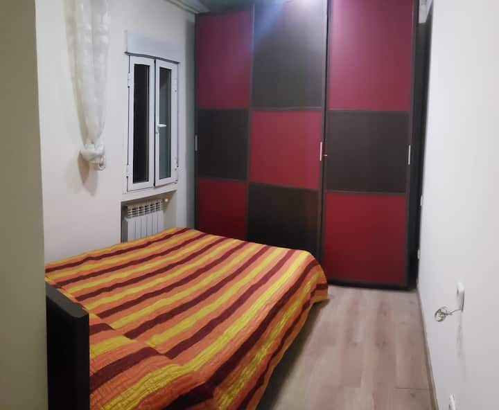Habitación Cómoda Y Limpia - Madrid