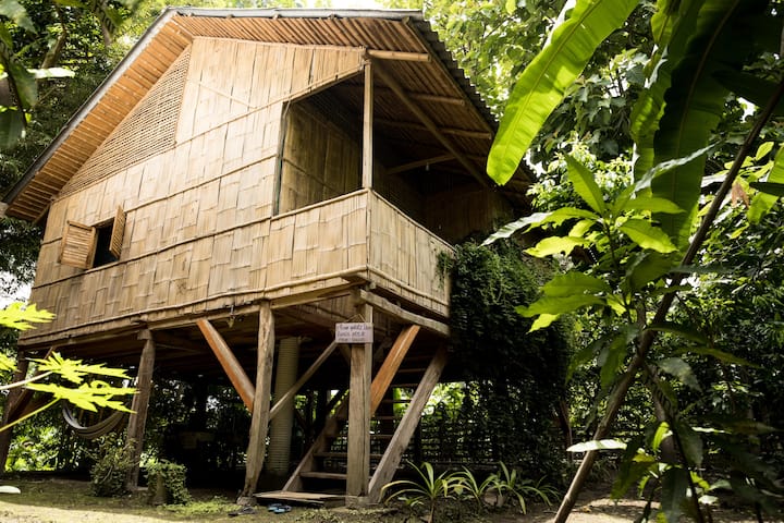 Cozy Cabin By The River - Mamita Eva - Calceta