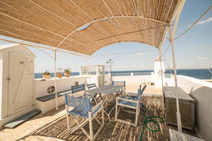 Elegant Building With Sea View In Gallipoli-salent - Gallipoli