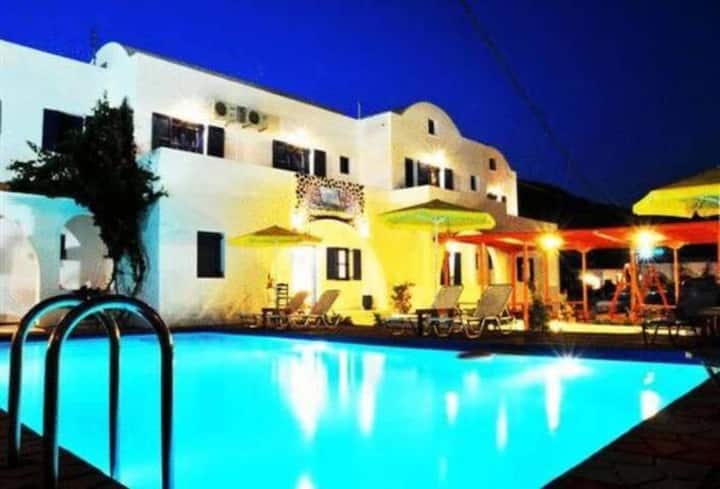 Sea Wave : Appartement Pour 4 Personnes - 聖托里尼