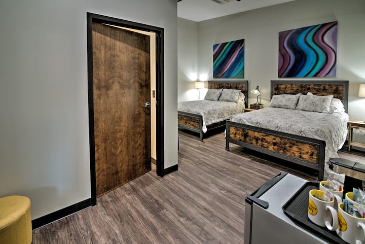 Perfect Private Deluxe Suite In Downtown Hickory! - Hickory, NC