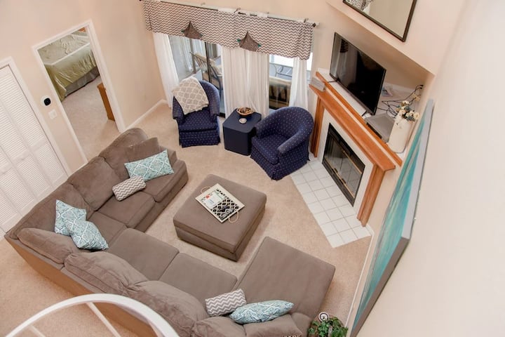 Golf View Lake Access Sleeps 12 3 Bedroom W/ Loft - Branson, MO