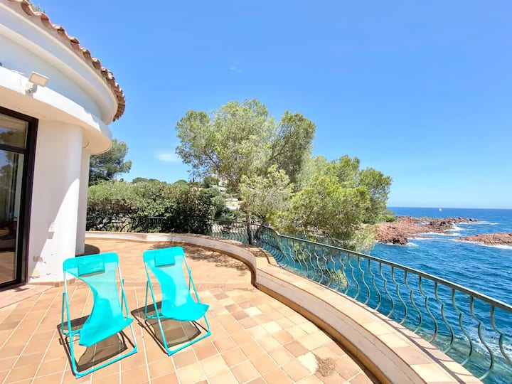 Villa Pieds Dans L'eau Vue Mer Dans Domaine Privé - Fréjus