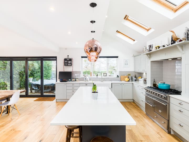 Spacious 5 Bed Family Home, Sleeps 14 In Stratford - Stratford-upon-Avon