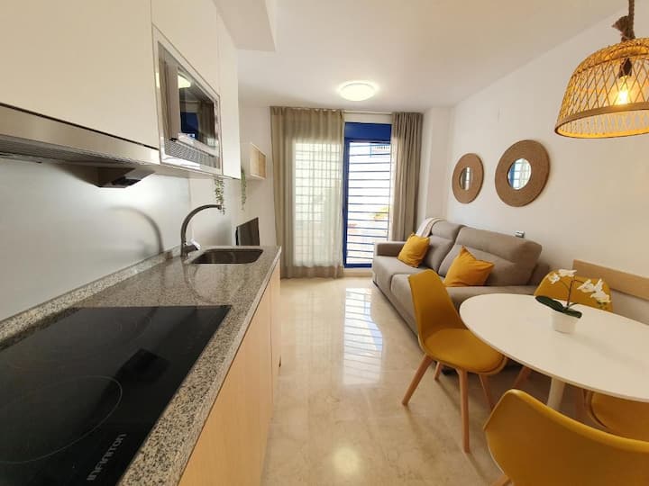 Apartamento + Parking Junto A La Playa - Benalmádena