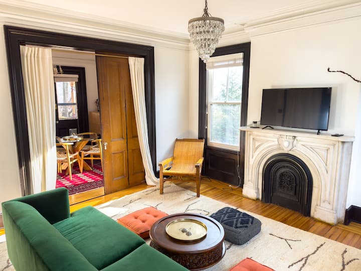 Cozy Victorian With Fireplace On The Hudson - Beacon, NY