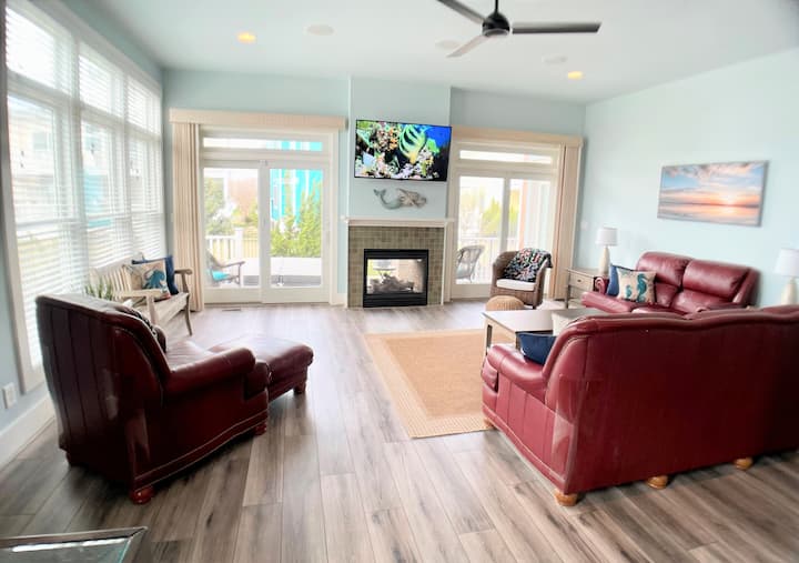 New Hot Tub~1st Floor King Bed~fire Pit~bunk Room! - Cape Charles, VA