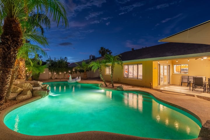 Beach Theme | Hot Tub | Pool | Games - Phoenix