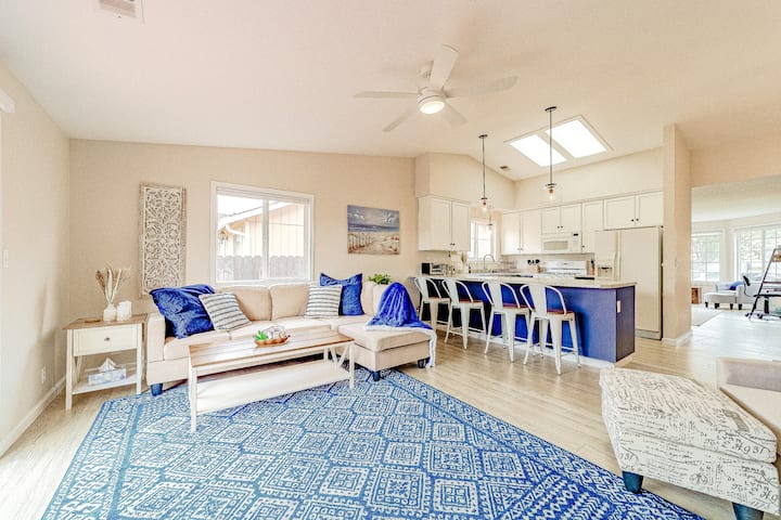 Cozy Home, Close To Ocean, Redwoods & Cal Poly - McKinleyville, CA