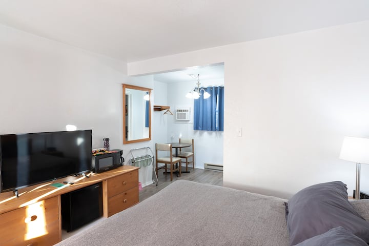 Charming 1-bedroom Hotel Room With Free Parking - Colfax, WA