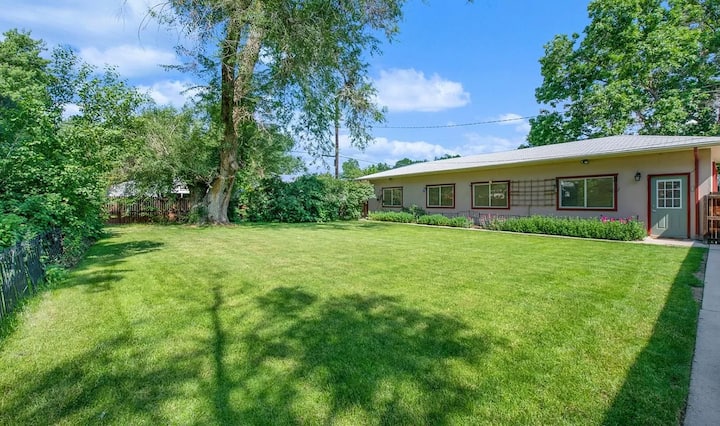 Sunny 3 Bed Home W/ Backyard In Quite Neighborhood - Englewood, CO