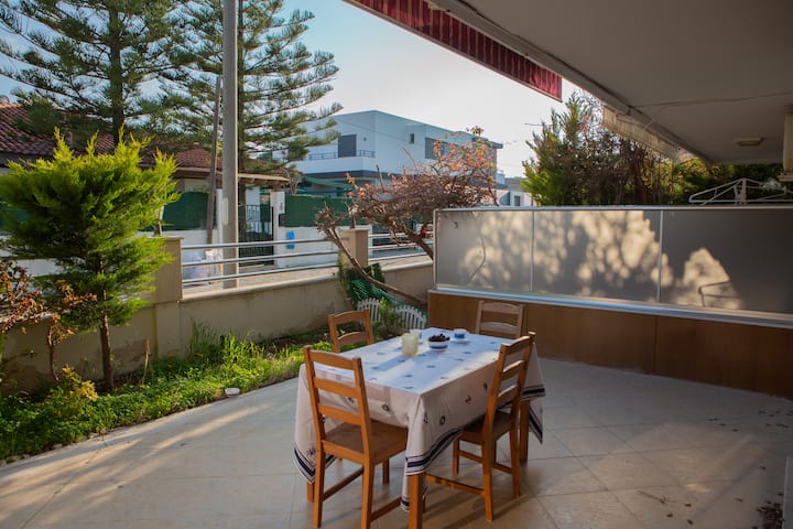 Cheerful 3-bedroom House With Garden In Ilıca - Çeşme