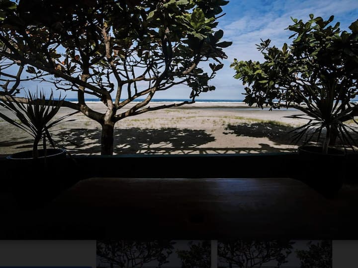 Beach Front Condo@villa Mikaela By The Sea - Binalonan