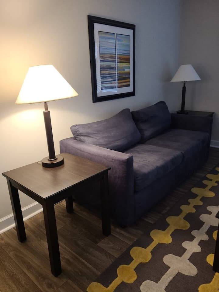 Quaint 2 Bedroom Apartment In Newport News. - Yorktown, VA