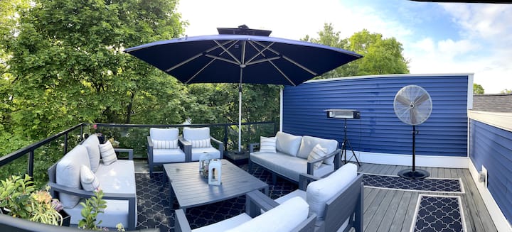 Riverwalkone 3 Br Townhome W/ Private Rooftop Deck - Charlevoix, MI