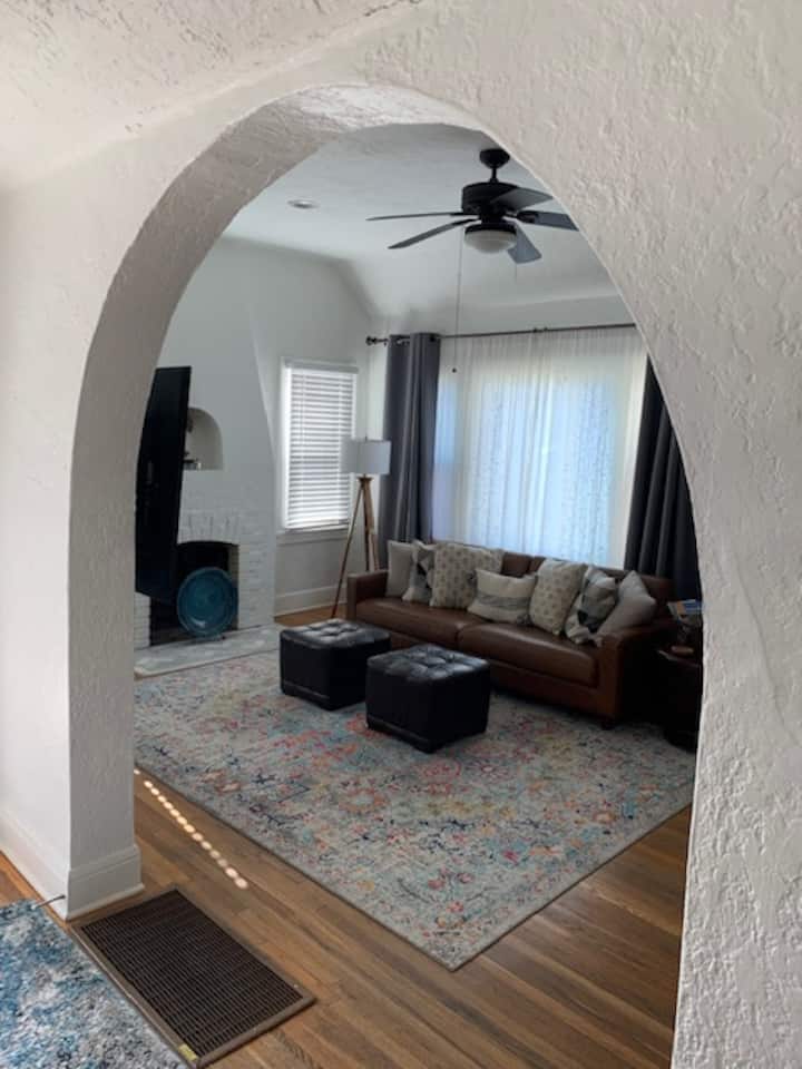 Beautiful Spanish Style Home 2 Bedroom / 1 Bath - Stockton, CA