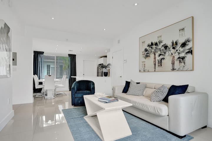 Maritime Suite | Resort & Parking Passes Available - Miami Beach, FL