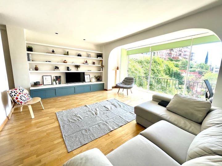 3 Bed City Escape Surrounded By Greenery - Barcelona