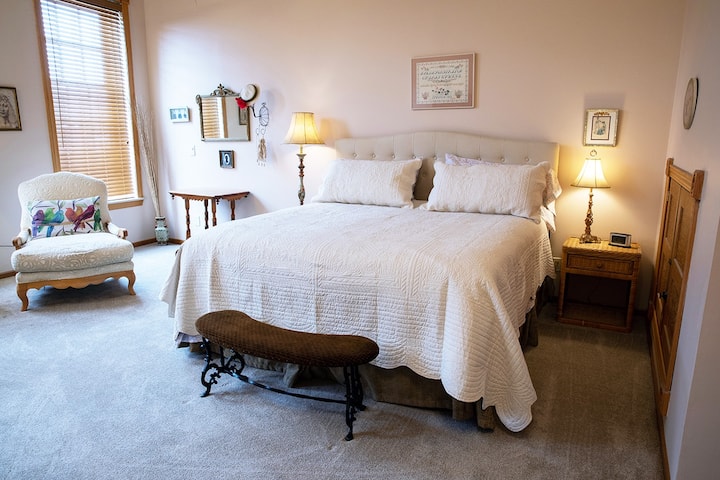 Suites At 414 - Suite 2 - Galena, IL