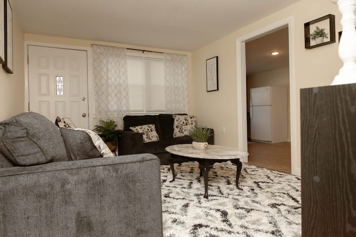 Large 4 Bedroom Ct Home Comfy For Longer Stay - Bristol, CT