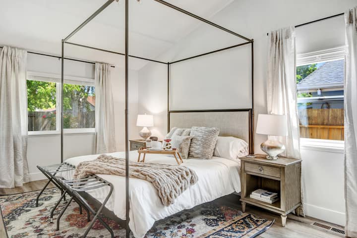 Centrally Located Modern Wine Country Home - Sebastopol, CA