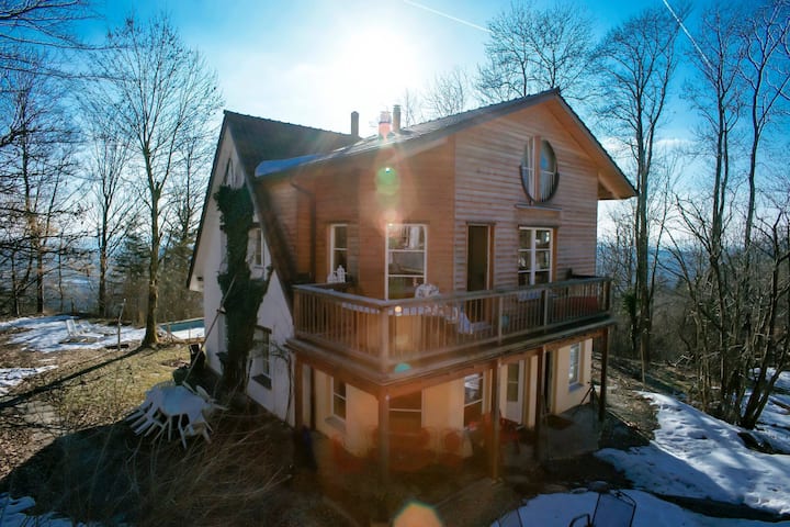 Lovely Two Bedroom Apartment With Pool - Zürich