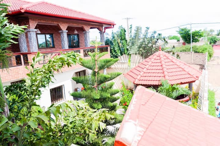 Villa Avec Piscine Jardin Garni Vue Dégagée - Togo