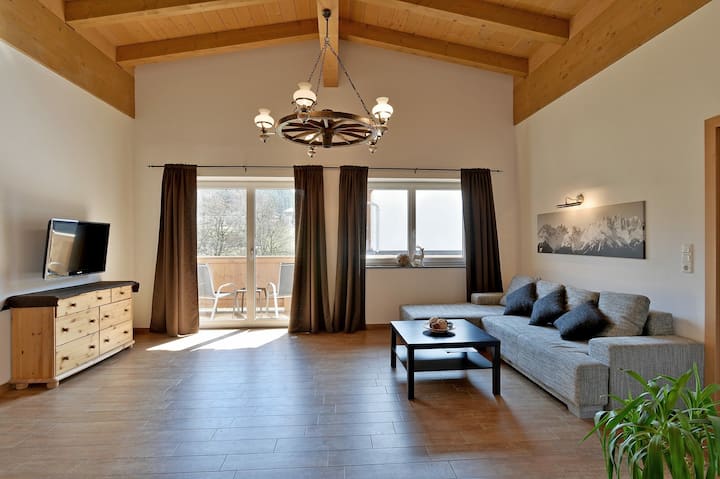 Wohnung Mit 2 Schlafzimmer Und Balkon - Top Lage ! - Brixen im Thale