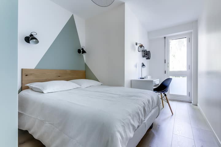 4 Bedrooms Nicely Refurbished Apartment On Garden - Parigi