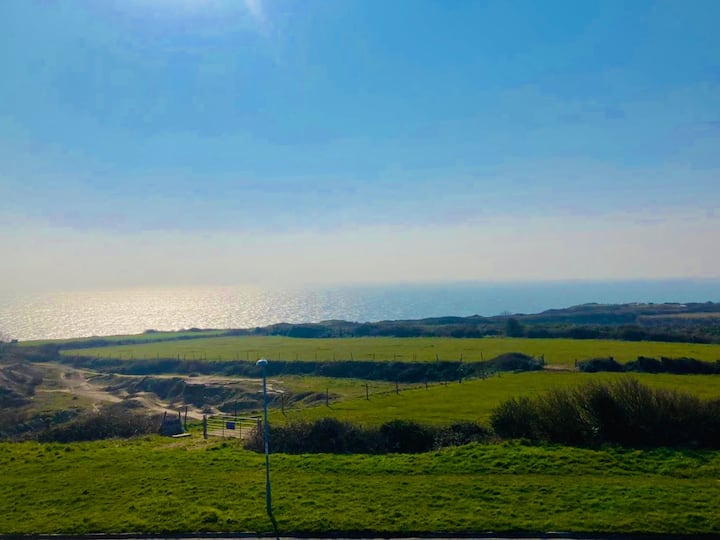 Luxury 3 Bedroom Modern Home. Stunning Sea Views - Weston