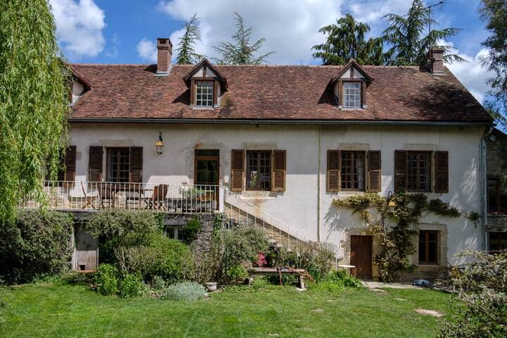 Vaste Maison De Famille, Jardin Pour 16 Personnes - Bourgogne-Franche-Comté