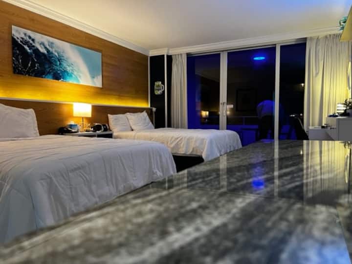 Beautiful Oceanfront Modern Hotel Room, W/ Balcony - Lauderdale-by-the-Sea, FL