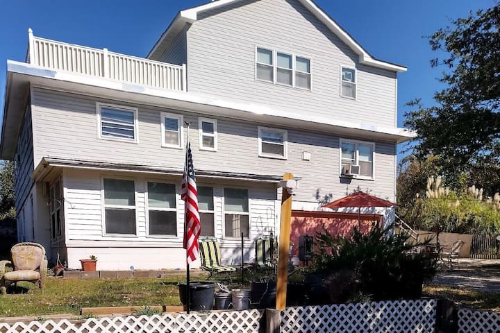 Arnie's Coastal Calm Beach Retreat! - Norfolk, VA